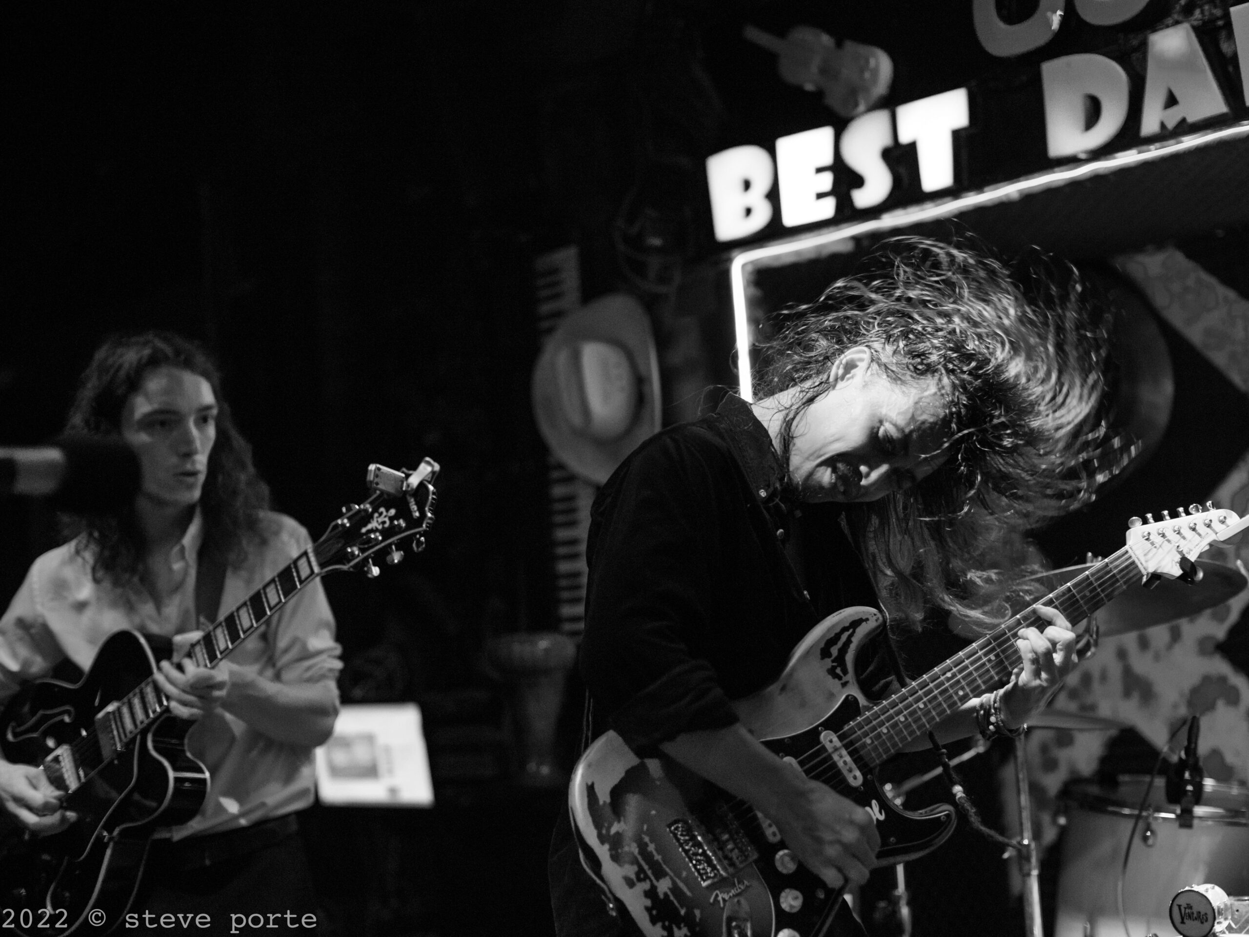 Keeping the thrill: Alli G & The Quilas - Leng Pleng