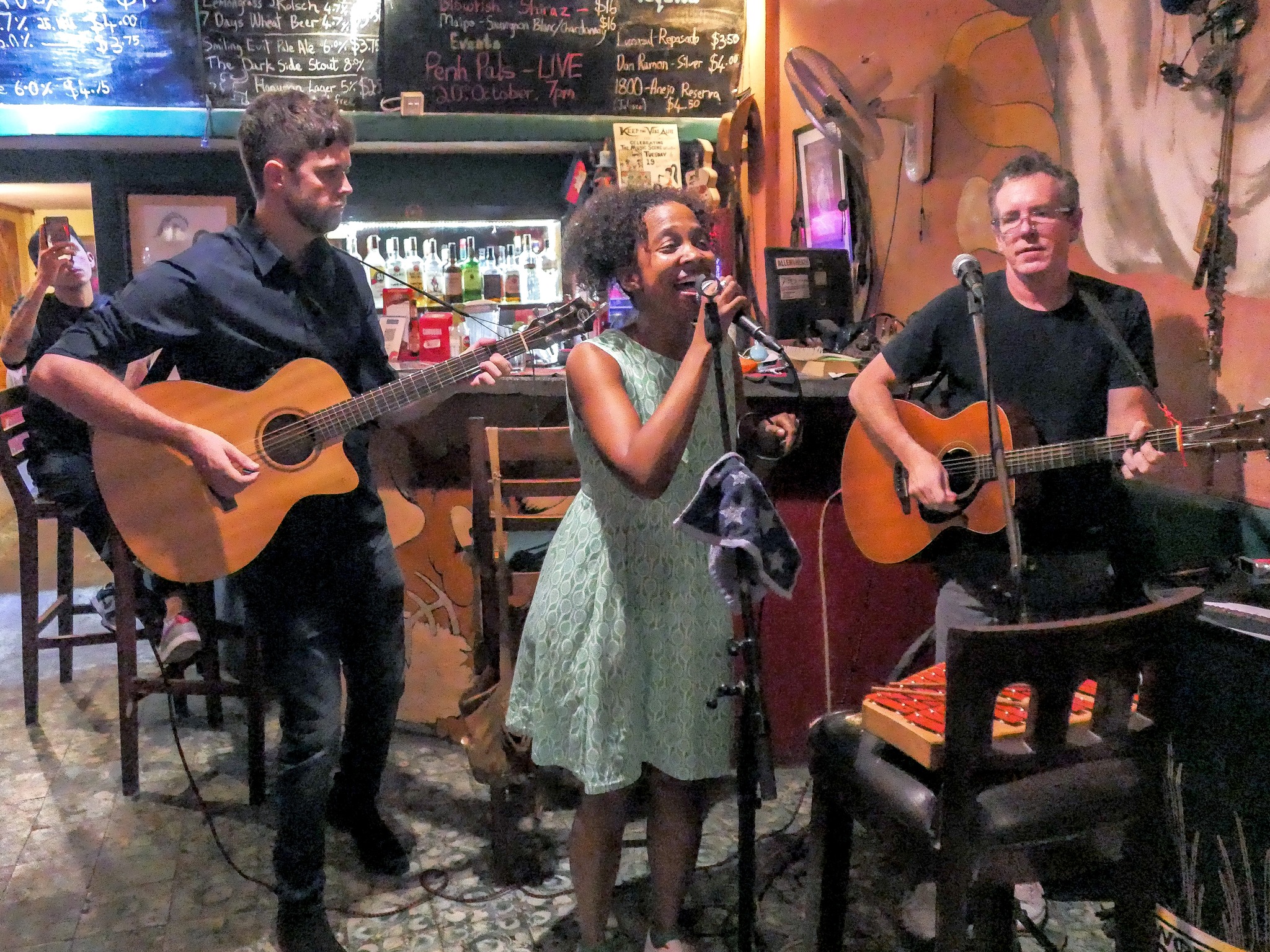 The parting of Pals: Penh Pals prepare to say farewell - Leng Pleng